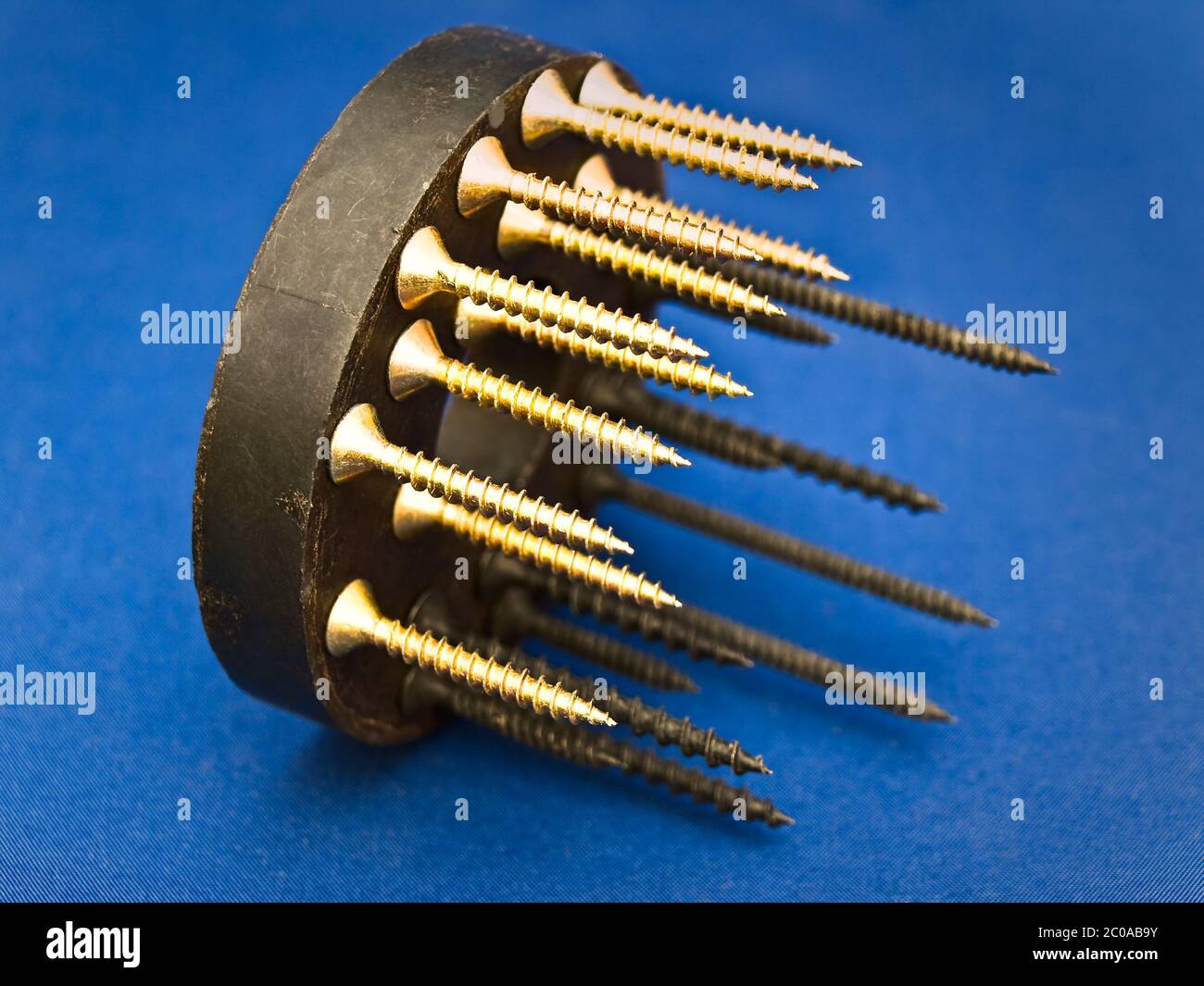 Wood magnet hi-res stock photography and images - Alamy