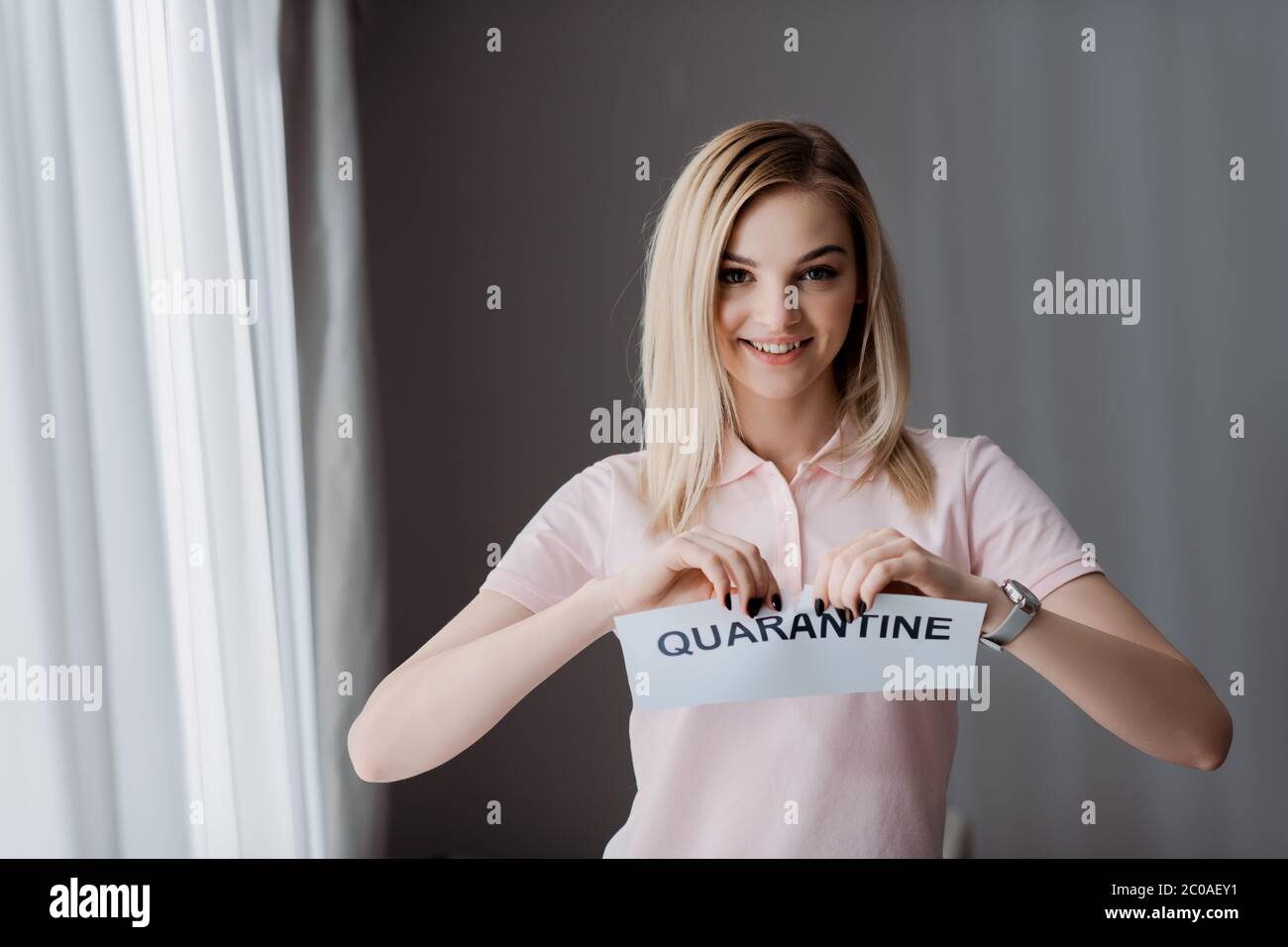 Ripping paper hi-res stock photography and images - Alamy