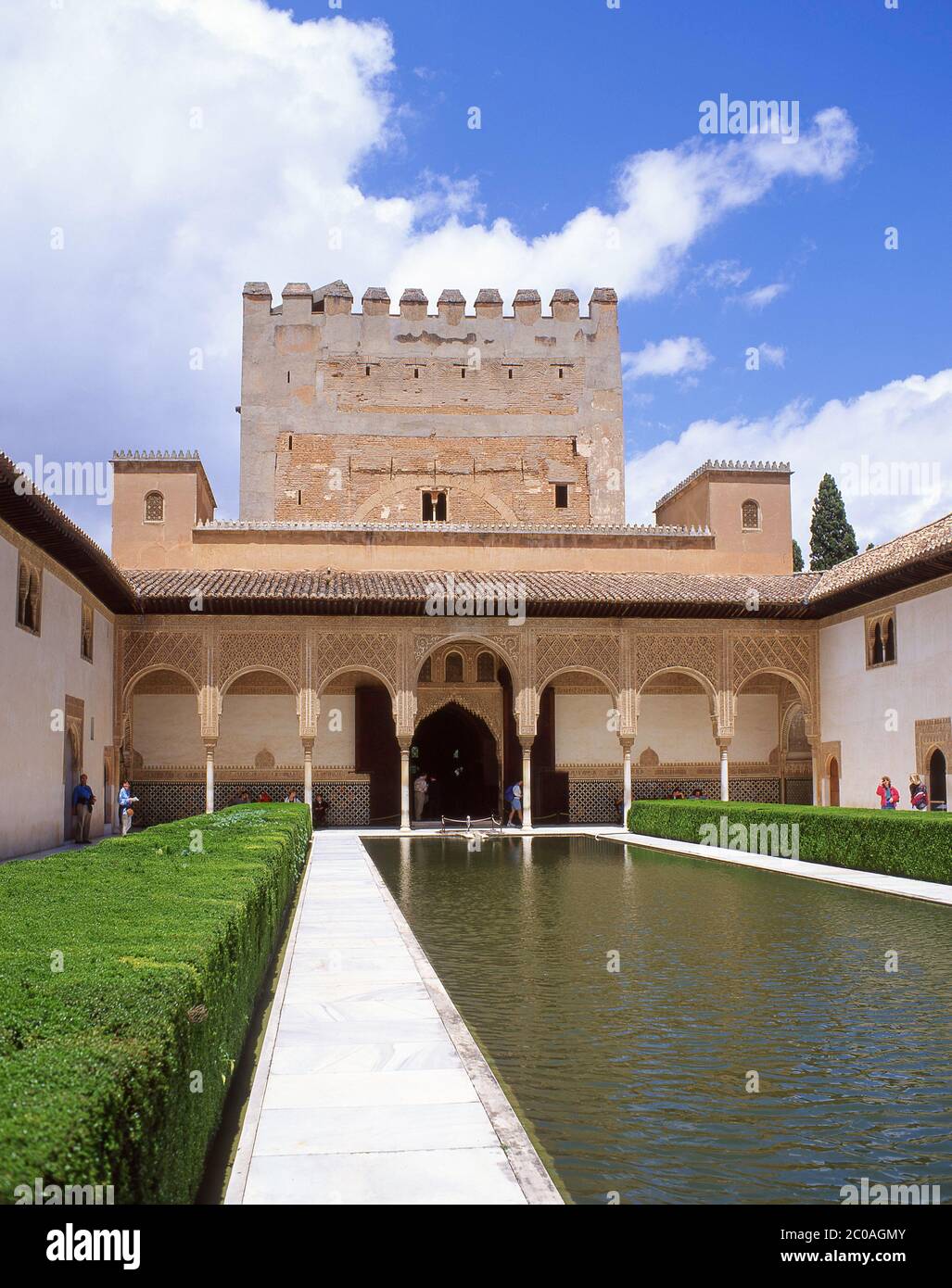 The Patio de Los Arrayanes, Palacio Nazaries, La Alhambra, Granada ...