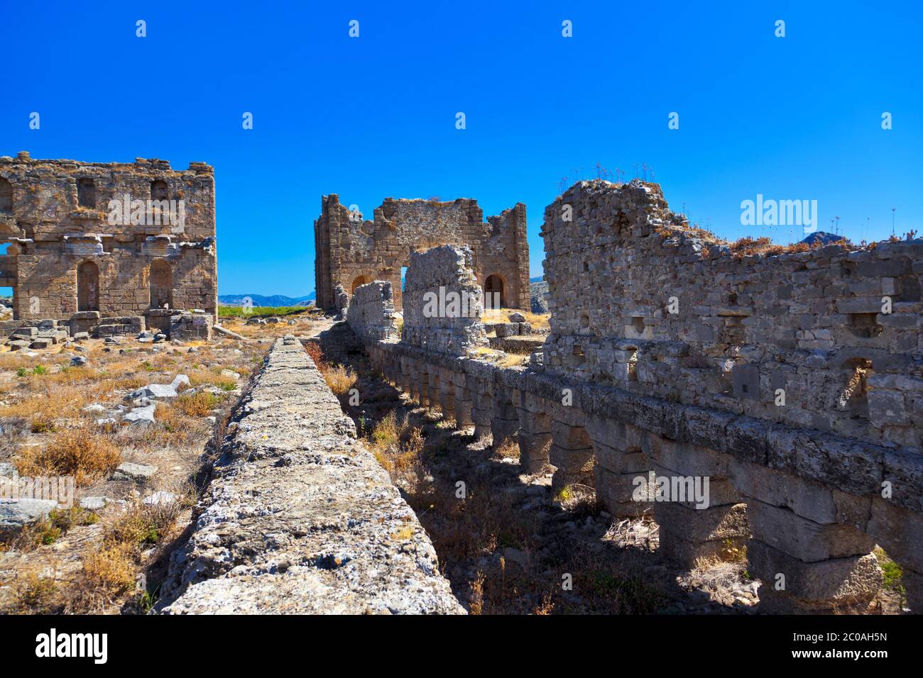 Aspendos turkey aqueduct hi-res stock photography and images - Alamy