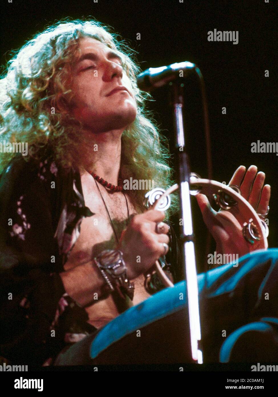 Led zeppelin 1975 hi-res stock photography and images - Alamy