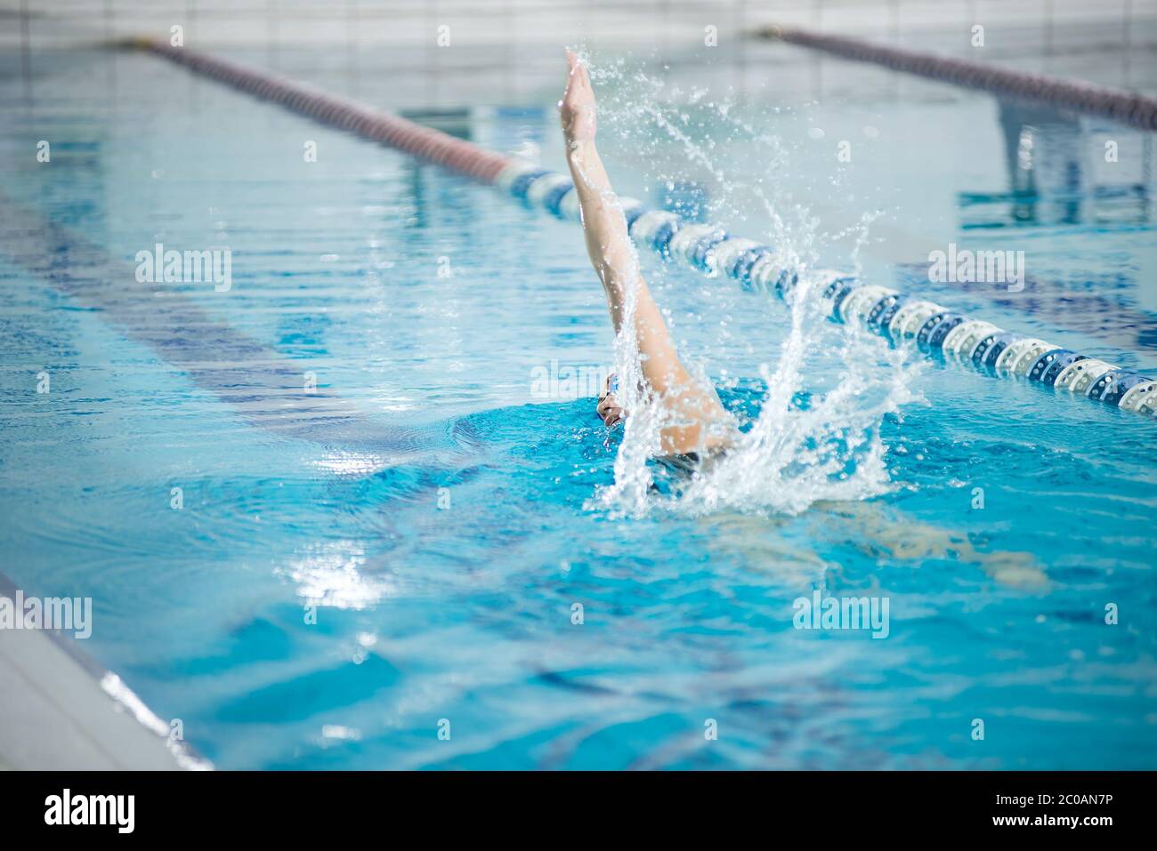 Front crawl swimming hi-res stock photography and images - Alamy