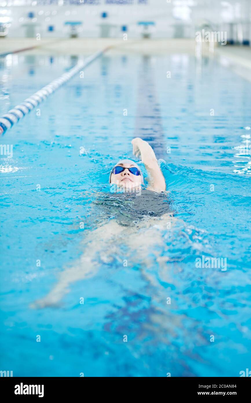 Back female swimmer hi-res stock photography and images - Alamy