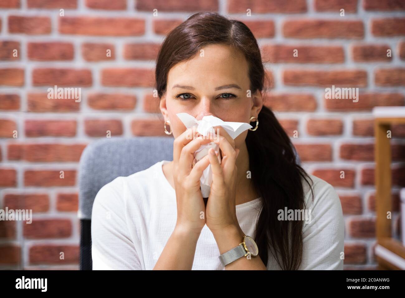 Women cold office hi-res stock photography and images - Alamy