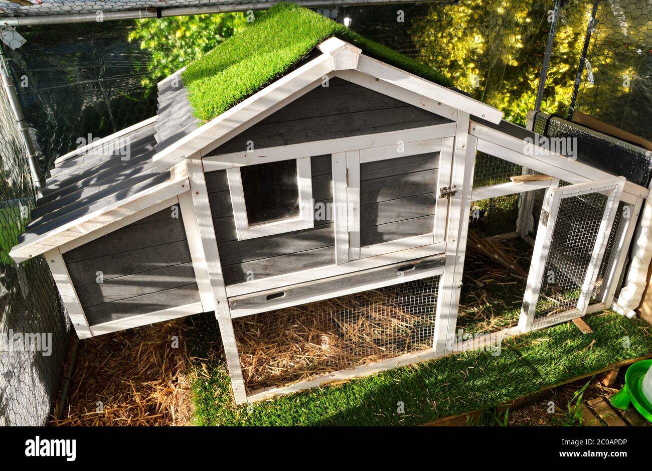 Hen house hi-res stock photography and images - Alamy