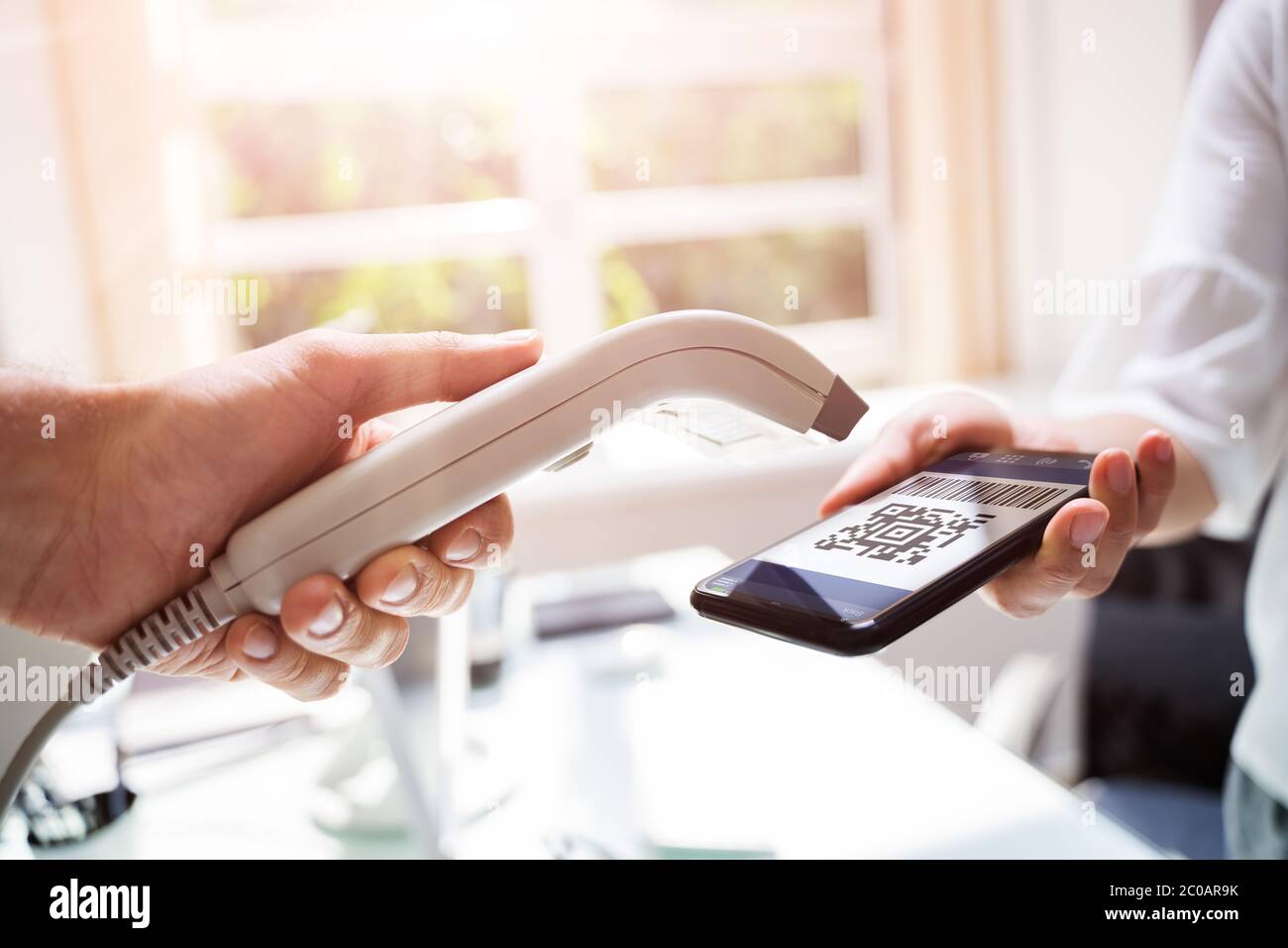 Mobile scan payment hi-res stock photography and images - Alamy