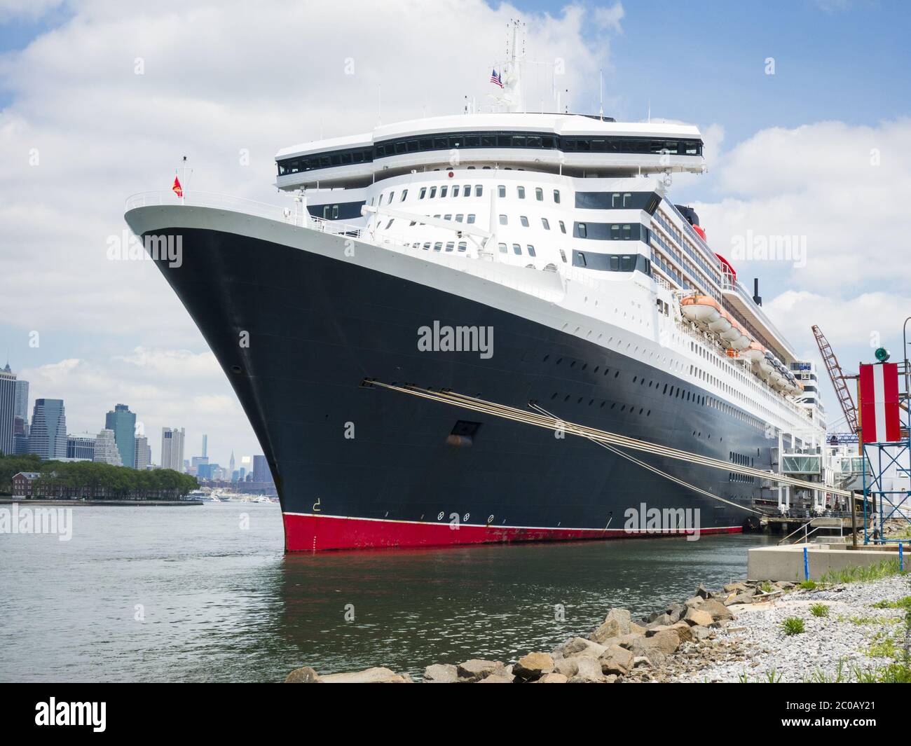 Luxury cruising ship hi-res stock photography and images - Alamy