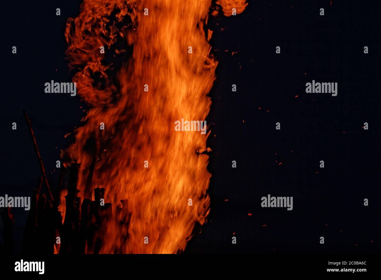 Beautiful camp fire at the dark night Stock Photo - Alamy