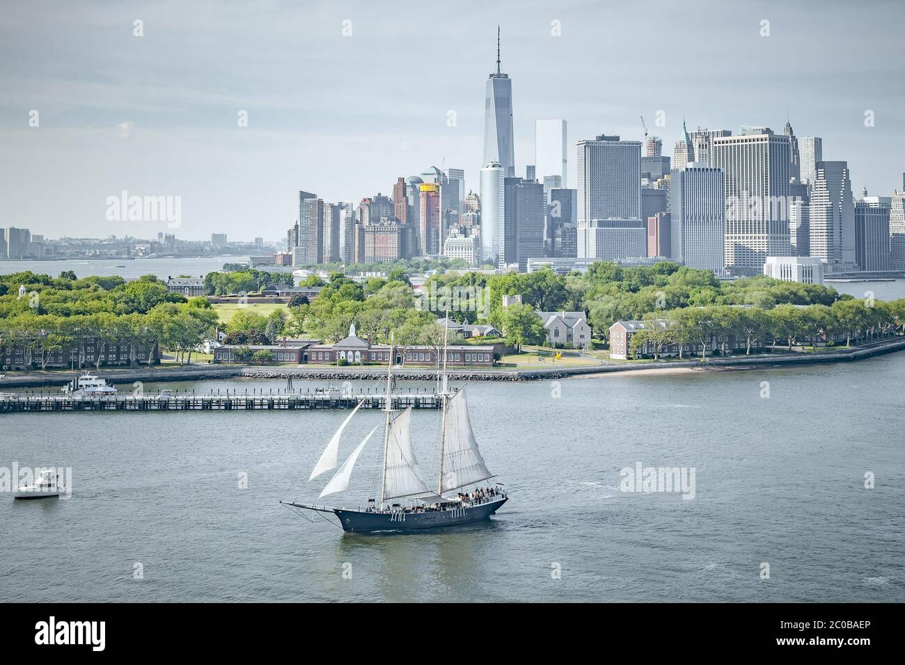 Sailing ship hudson river new york city hi-res stock photography and ...