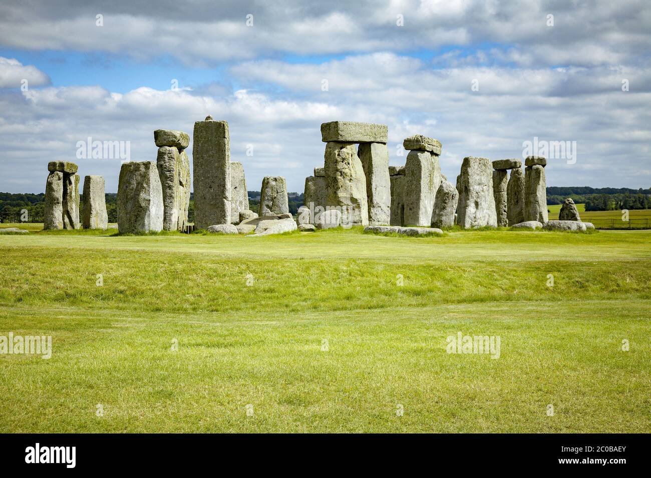 Stonehenge grass hi-res stock photography and images - Alamy