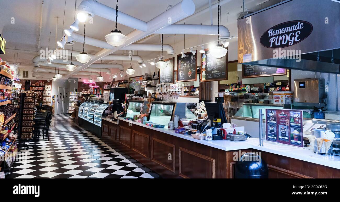 Ice Cream and FudgeShop Stock Photo - Alamy