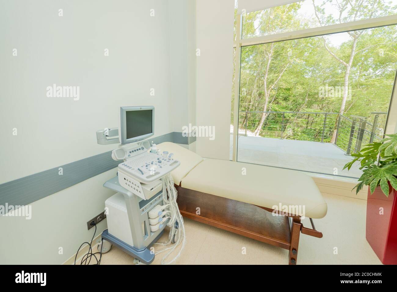 Ultrasound scanning equipment in the hospital Stock Photo - Alamy