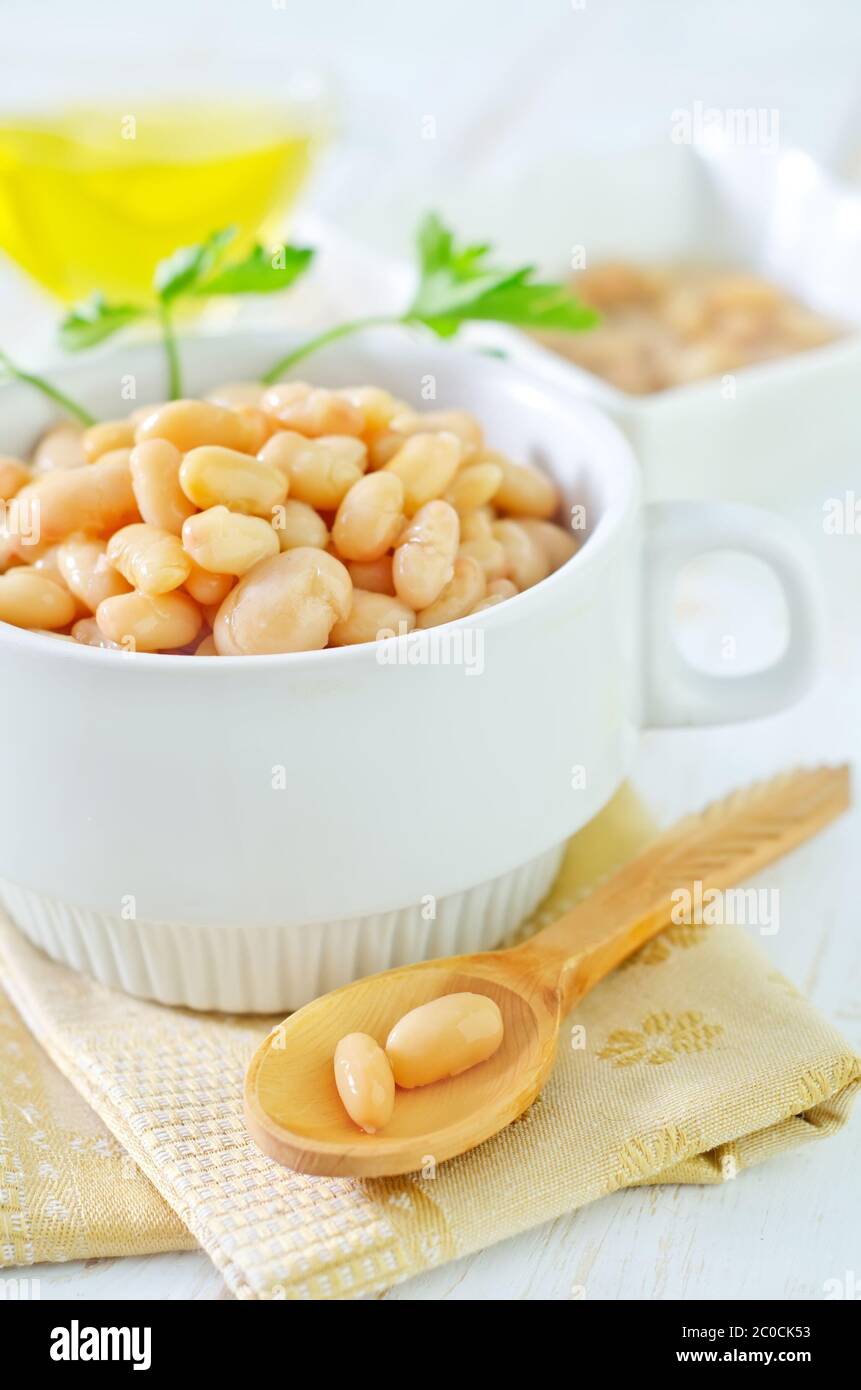 Pinto beans in garden hi-res stock photography and images - Alamy