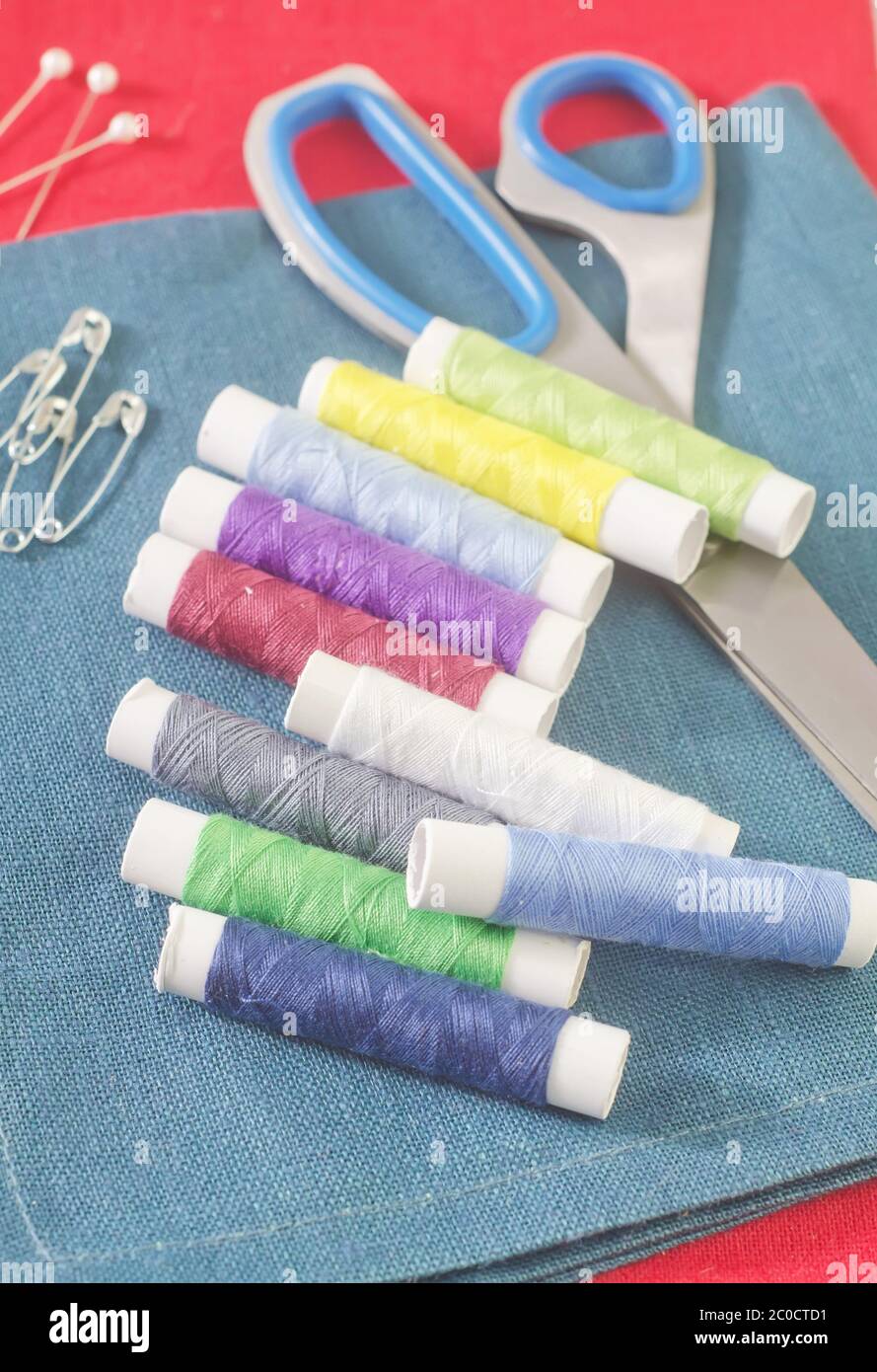 Assorted string twine thread string hi-res stock photography and images ...