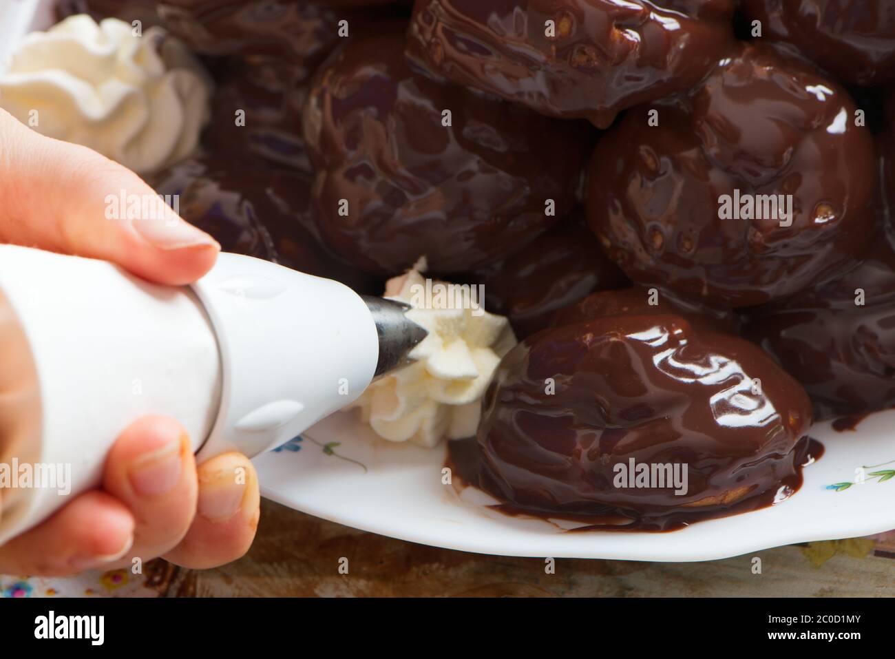 Piping bag nozzle hi-res stock photography and images - Alamy