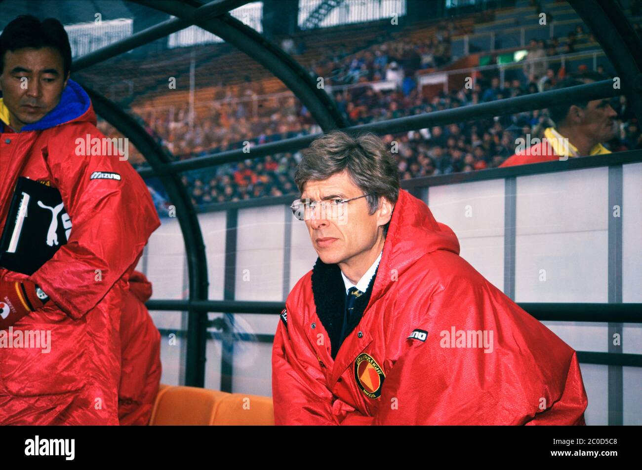 Arsene wenger 1996 hi-res stock photography and images - Alamy