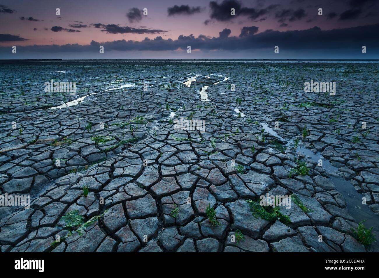 Cracked view of ocean hi-res stock photography and images - Alamy