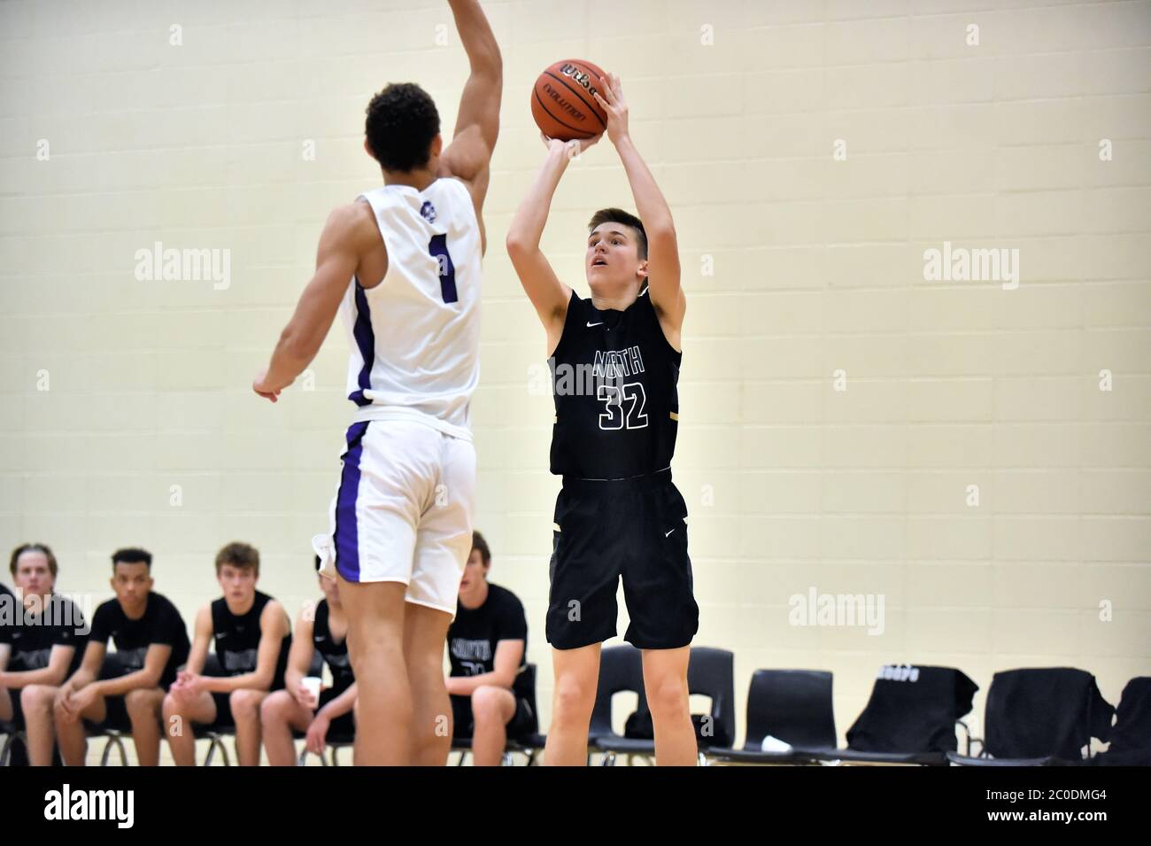 Three point shooting hi-res stock photography and images - Alamy