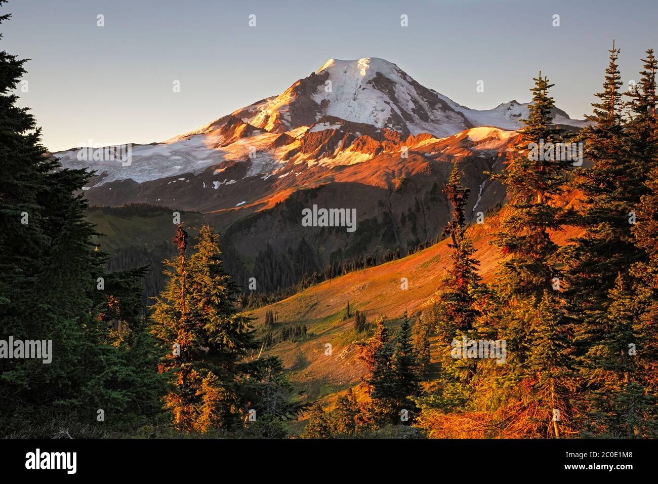 Skyline divide trail north cascades hi-res stock photography and images ...