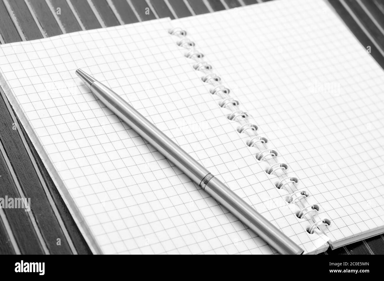 note and pen Stock Photo - Alamy