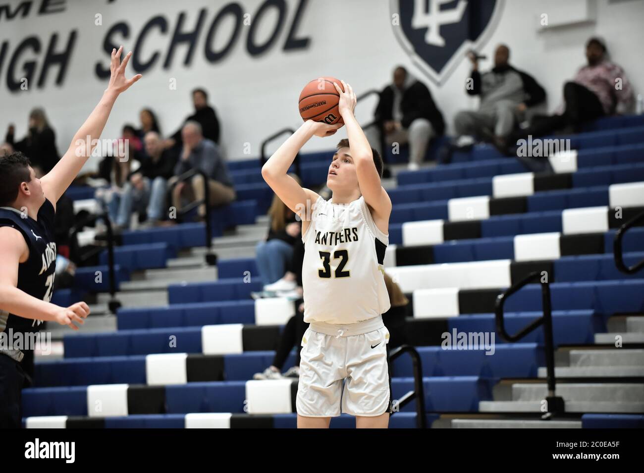 Three point shot attempt hi-res stock photography and images - Alamy