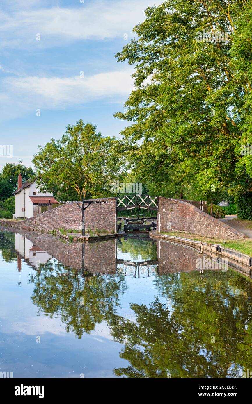 Kingswood Canal Junction where the Stratford-upon-Avon Canal meets the ...