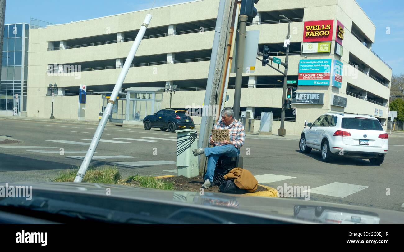 Homeless man begging sign hi-res stock photography and images - Alamy