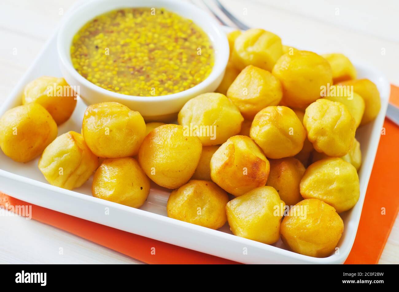 Parisian potatoes hi-res stock photography and images - Alamy
