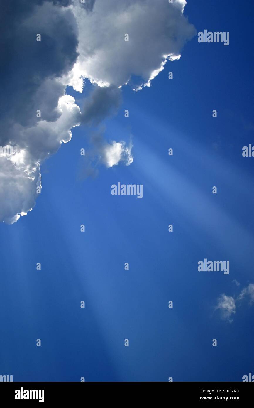 Cloud with beams - 1 Stock Photo - Alamy