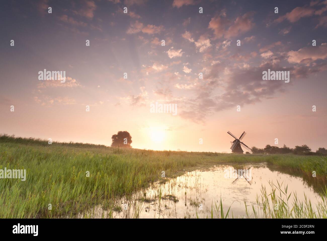 Beautiful summer sunrise hi-res stock photography and images - Alamy