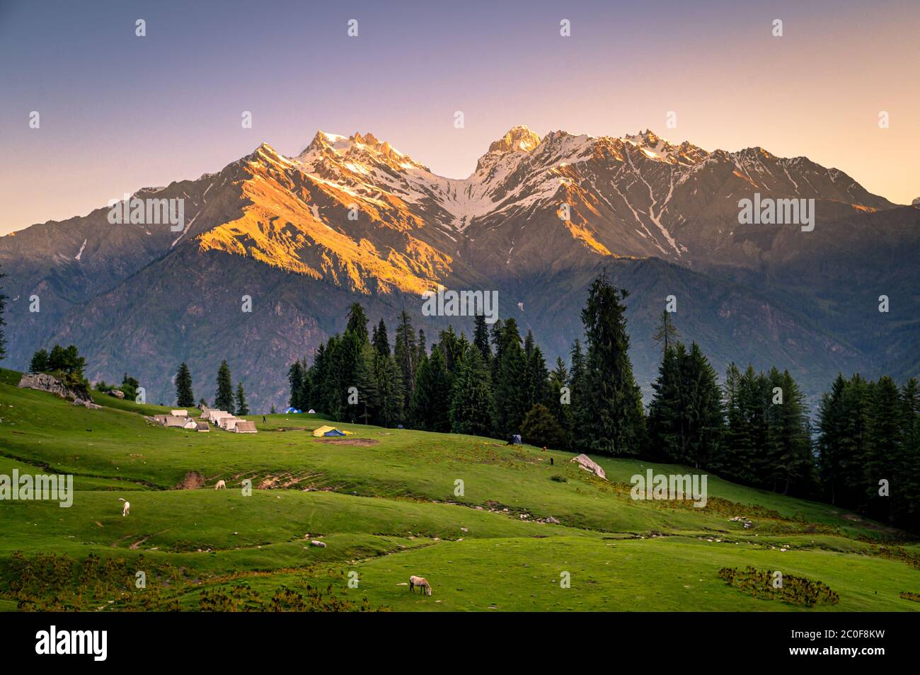 Camping site on the beautiful landscape of Himalayan mountains, Kasol ...