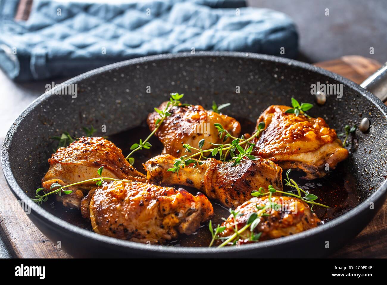 Pan roasted chicken legs hi-res stock photography and images - Alamy