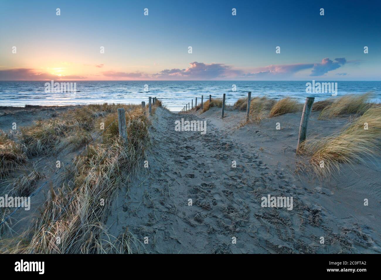 Beach path sunset hi-res stock photography and images - Alamy