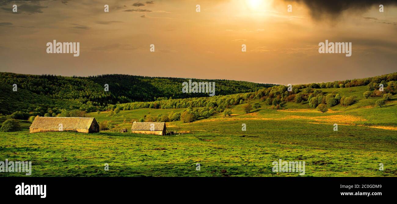 Farms on Aubrac plateau, Aveyron department, Occitanie, France Stock ...