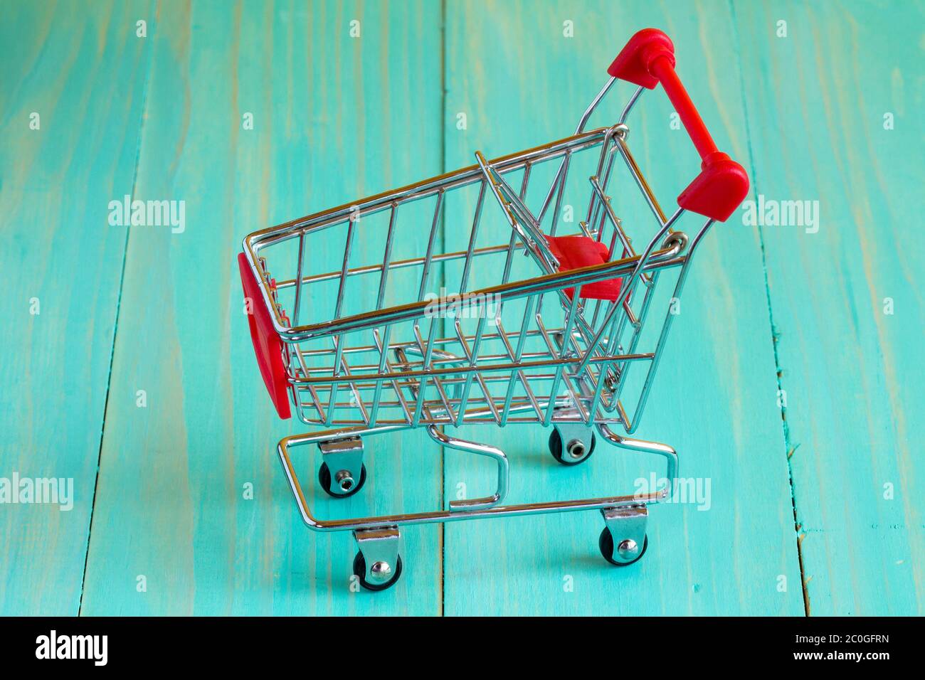 Empty wooden cart at market hi-res stock photography and images - Alamy