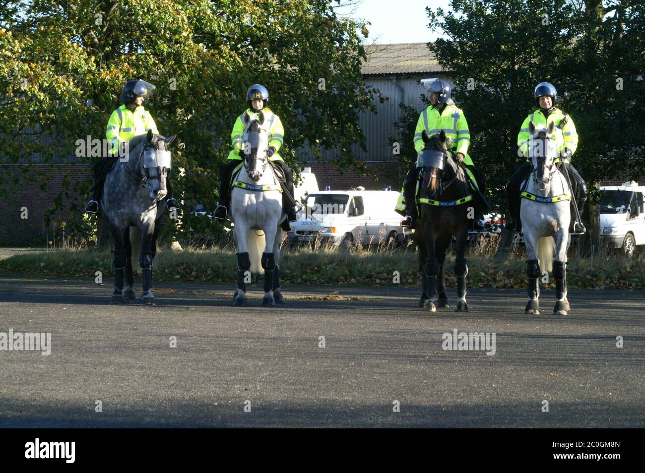 Mounted police control crowd hi-res stock photography and images - Alamy