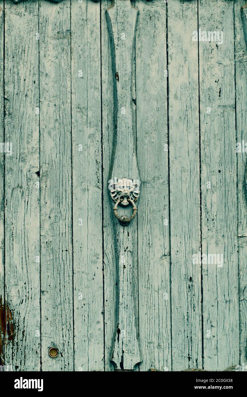 Old village gate entrance hi-res stock photography and images - Alamy