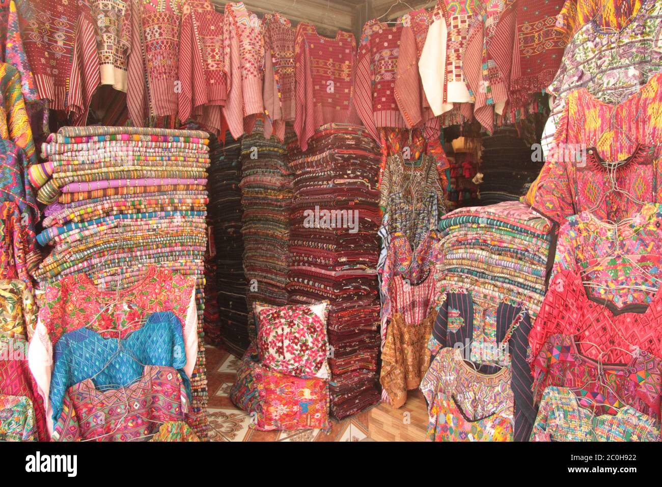 Textile market hi-res stock photography and images - Alamy