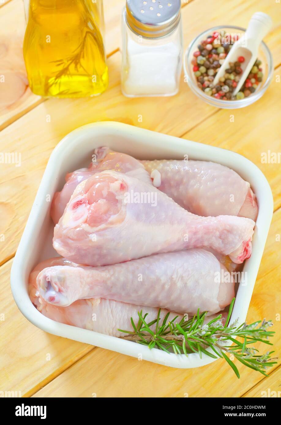 Chicken legs color table hi-res stock photography and images - Alamy