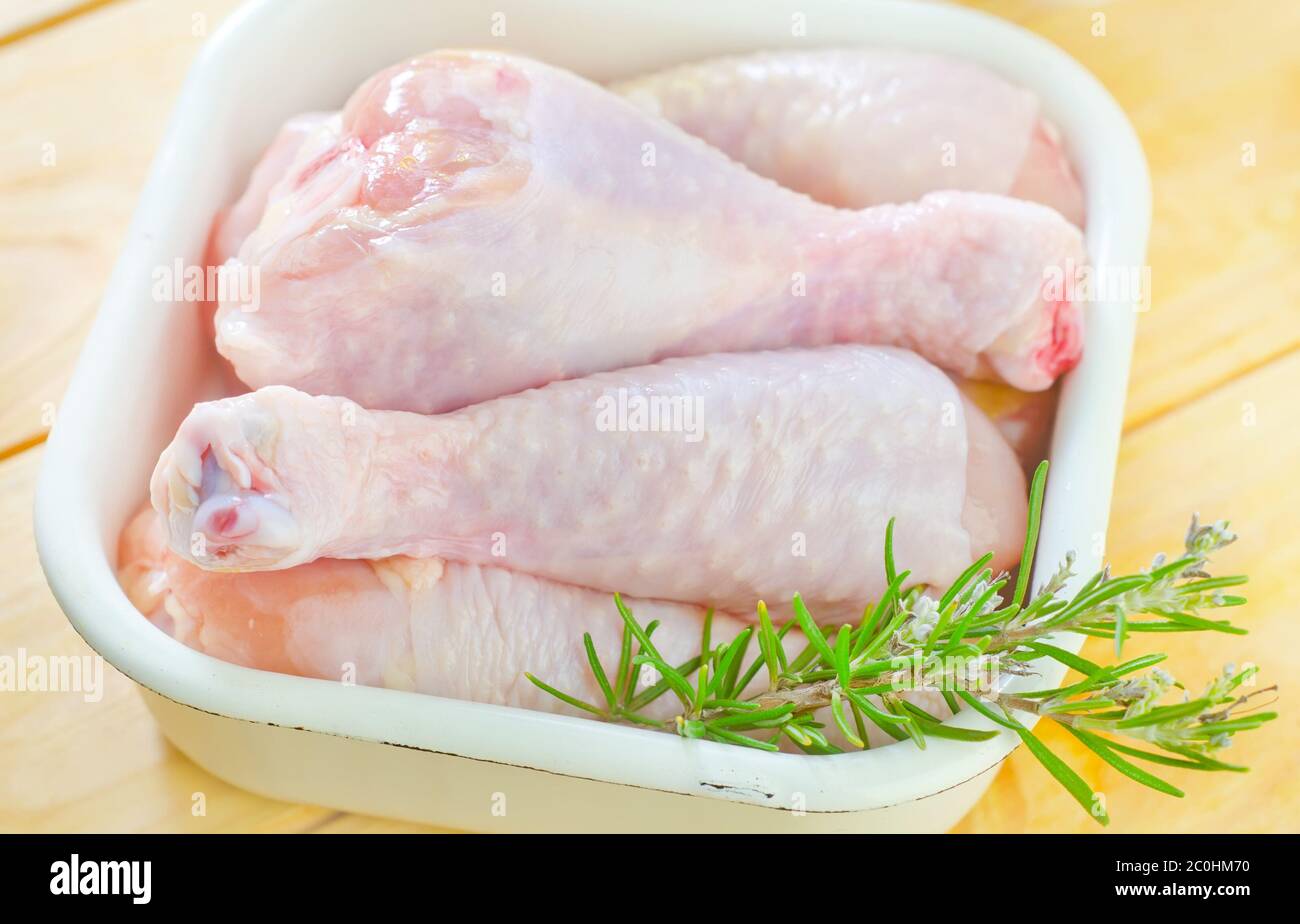 Chicken legs color table hi-res stock photography and images - Alamy
