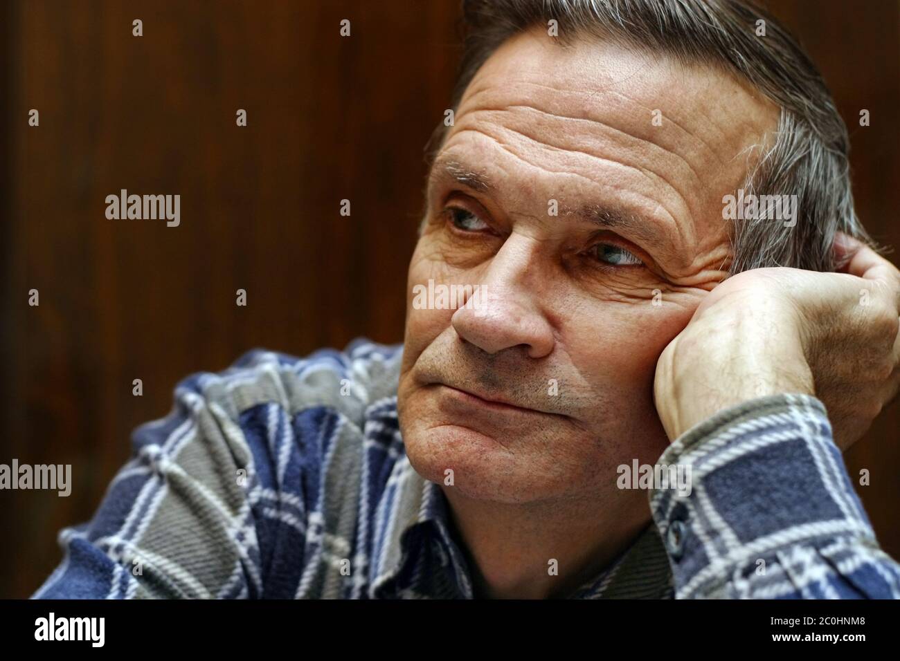 Old man glasses shirt hi-res stock photography and images - Alamy