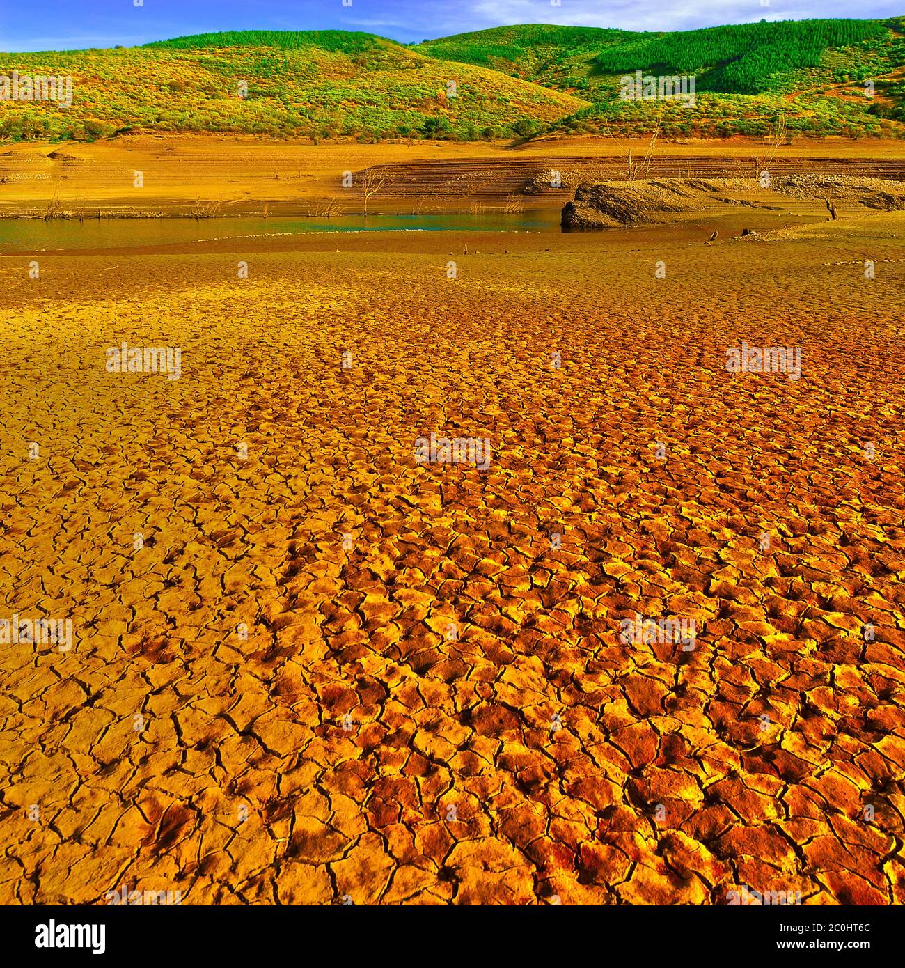 Green grass valley sun river hi-res stock photography and images - Alamy
