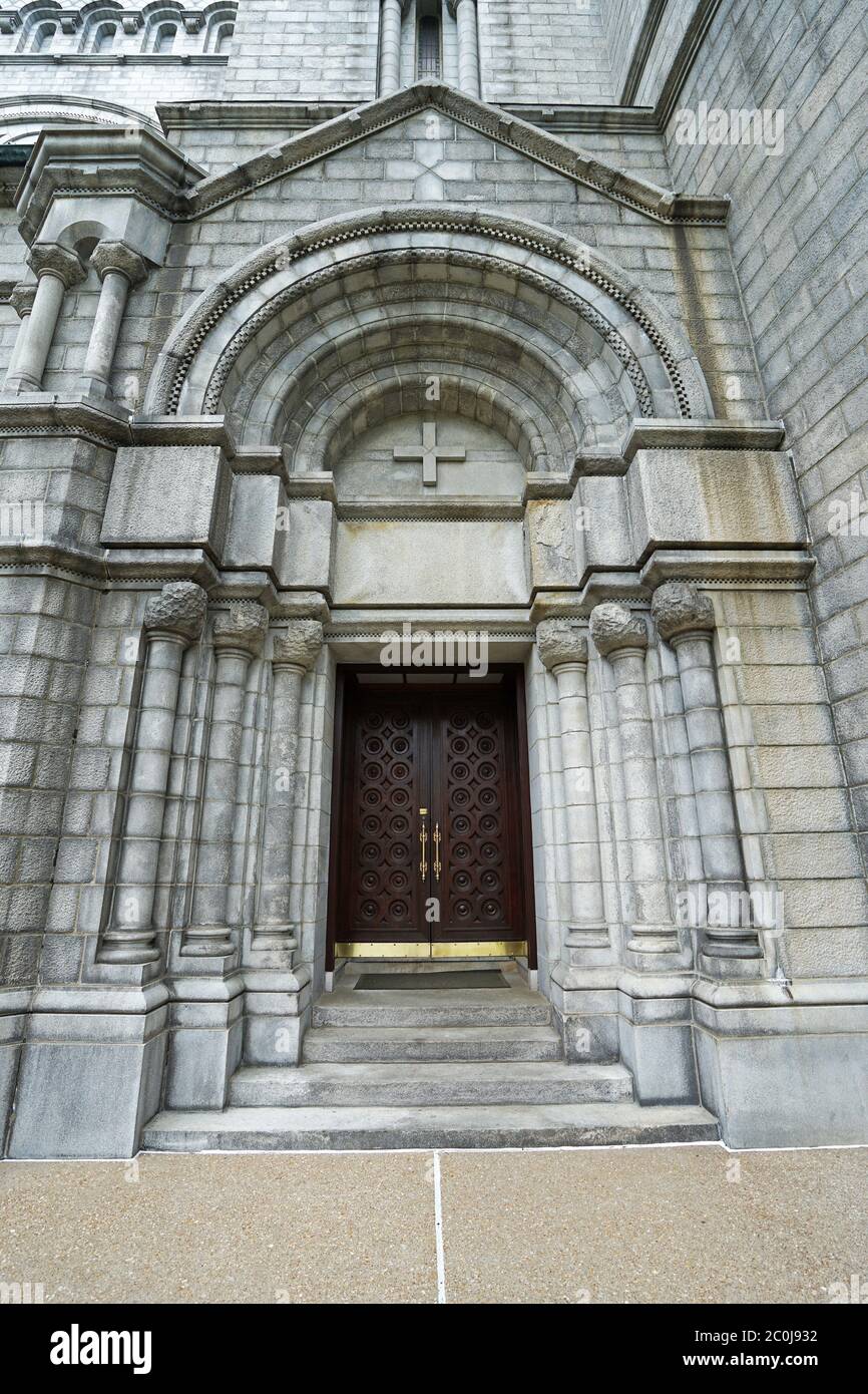 Exterior architecture and design of 'Cathedral Basilica of Saint Louis ...