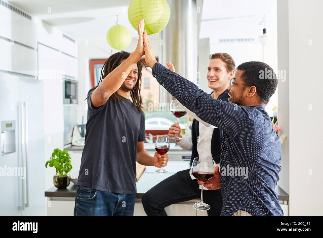 Five friends hi-res stock photography and images - Alamy