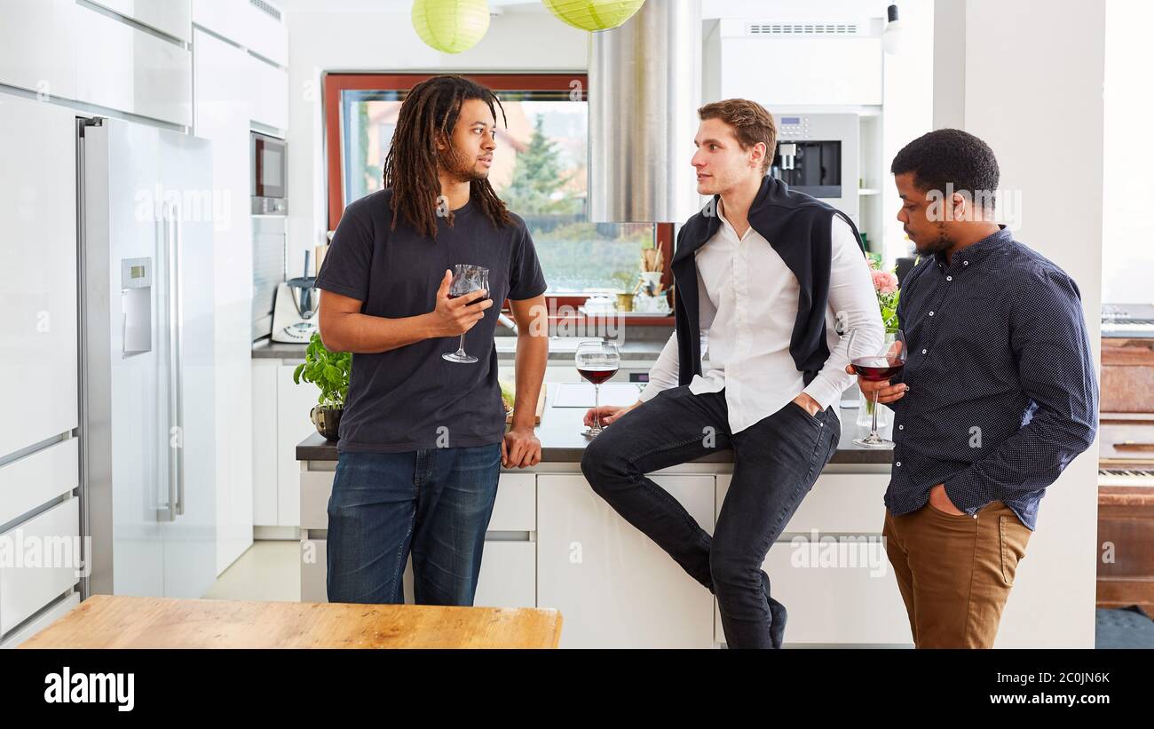 Friendship talk hi-res stock photography and images - Alamy