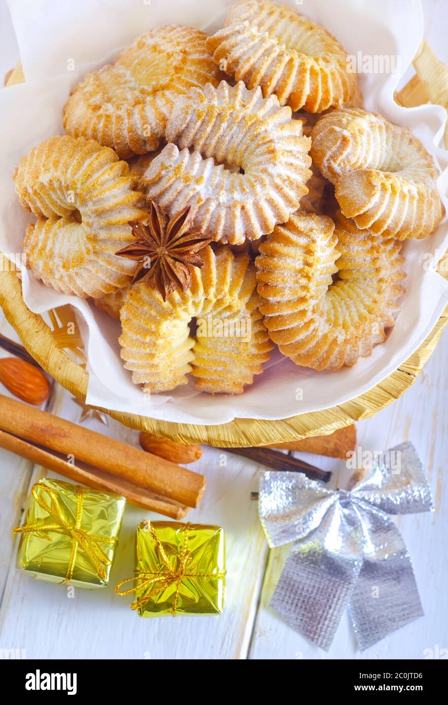 Beautiful gingerbread house cookies hi-res stock photography and images ...