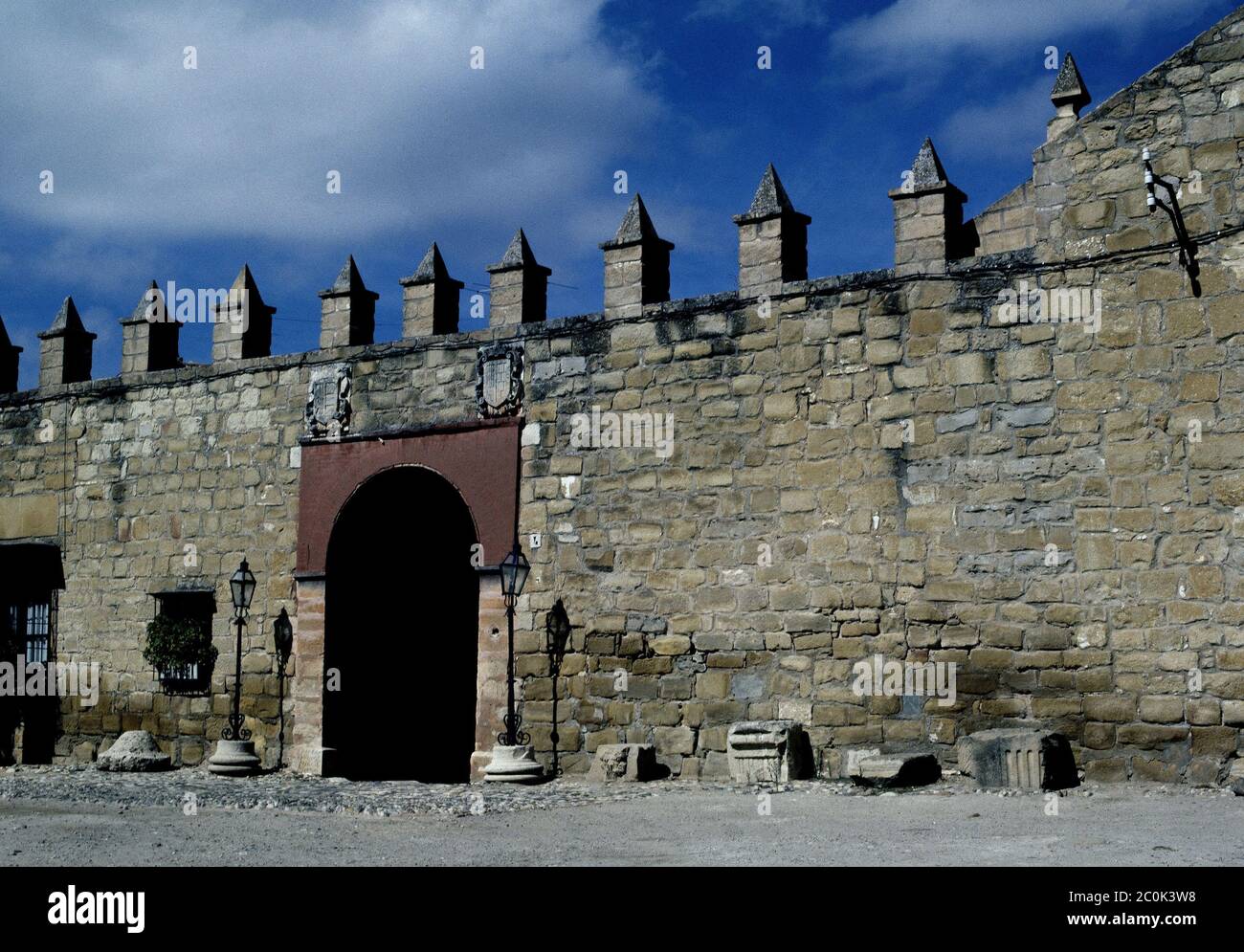 PALACIO DE LA PLAZA DEL CAUDILLO-FACHADA. Location: PALACIO. Mengíbar ...