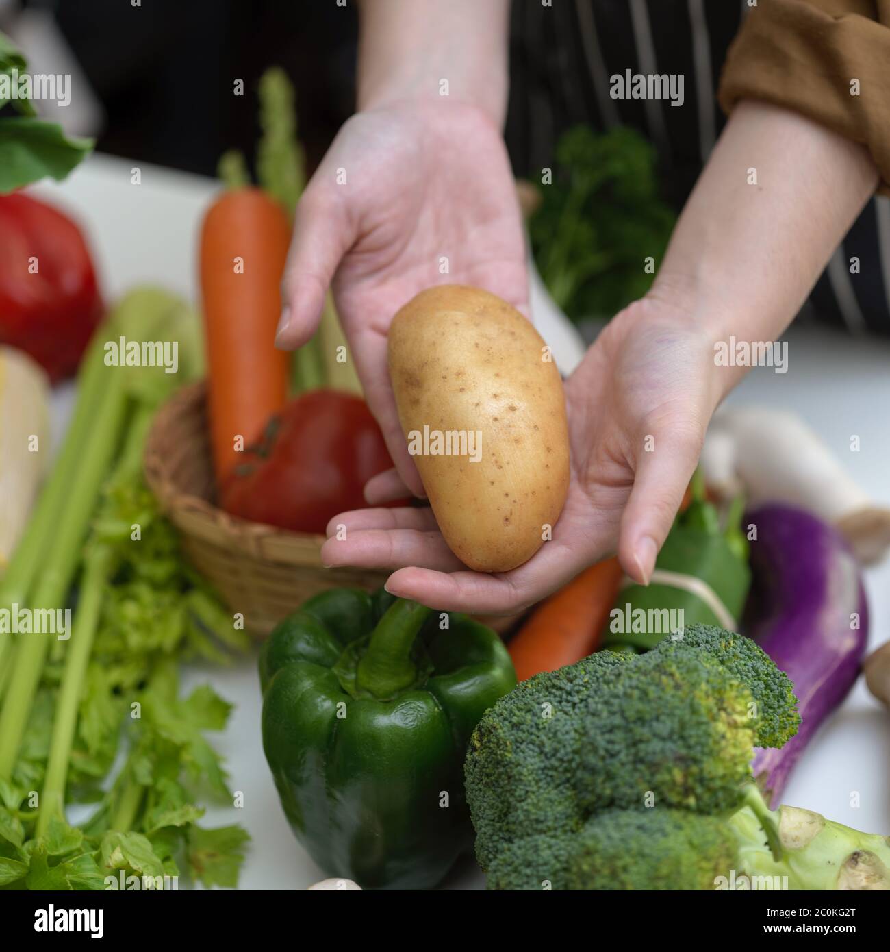 Potato standing up hi-res stock photography and images - Alamy