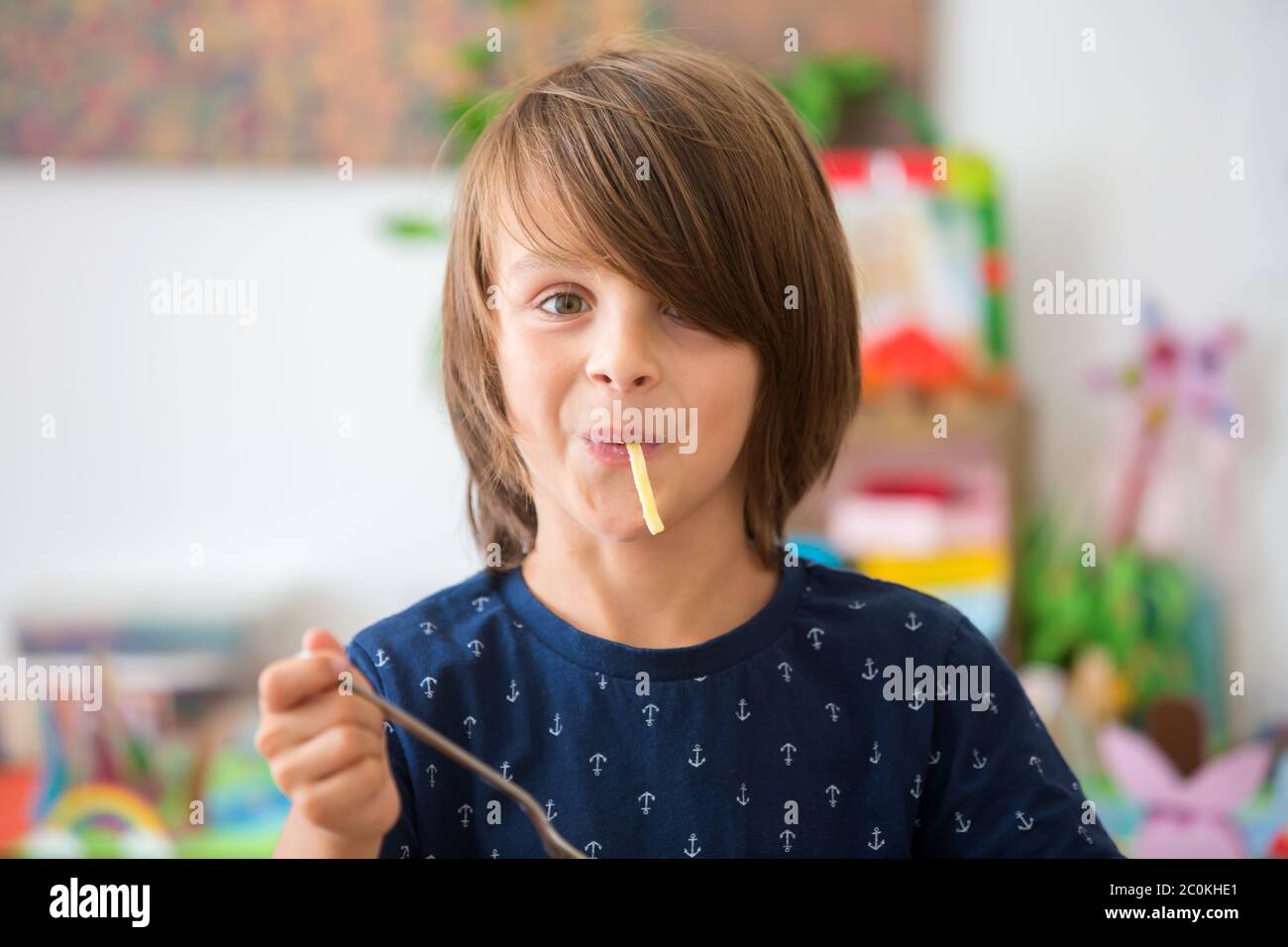 Kids having fun messy eating hi-res stock photography and images - Alamy