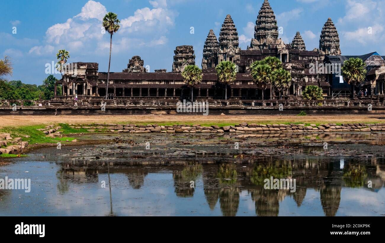 Front of Angkor Wat with reflection in water Stock Photo - Alamy
